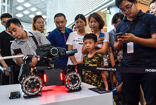 华南理工大学获2018年RoboMaster机甲大师赛冠军_图片_中华工商网